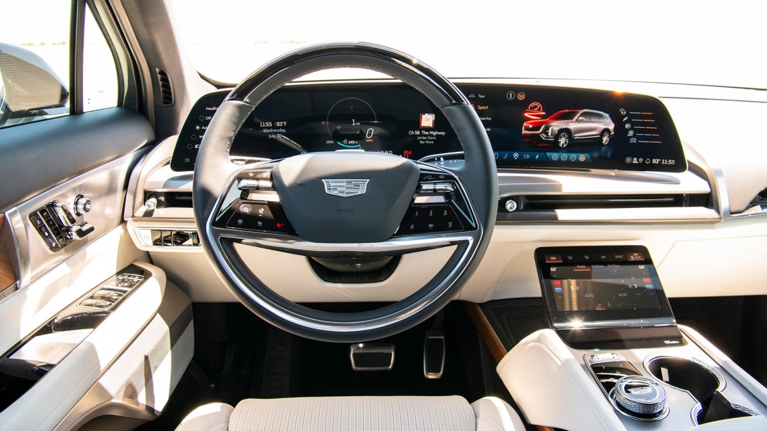 Giving Back, Sort of: GM Killed Apple CarPlay but Is Now Bringing ...