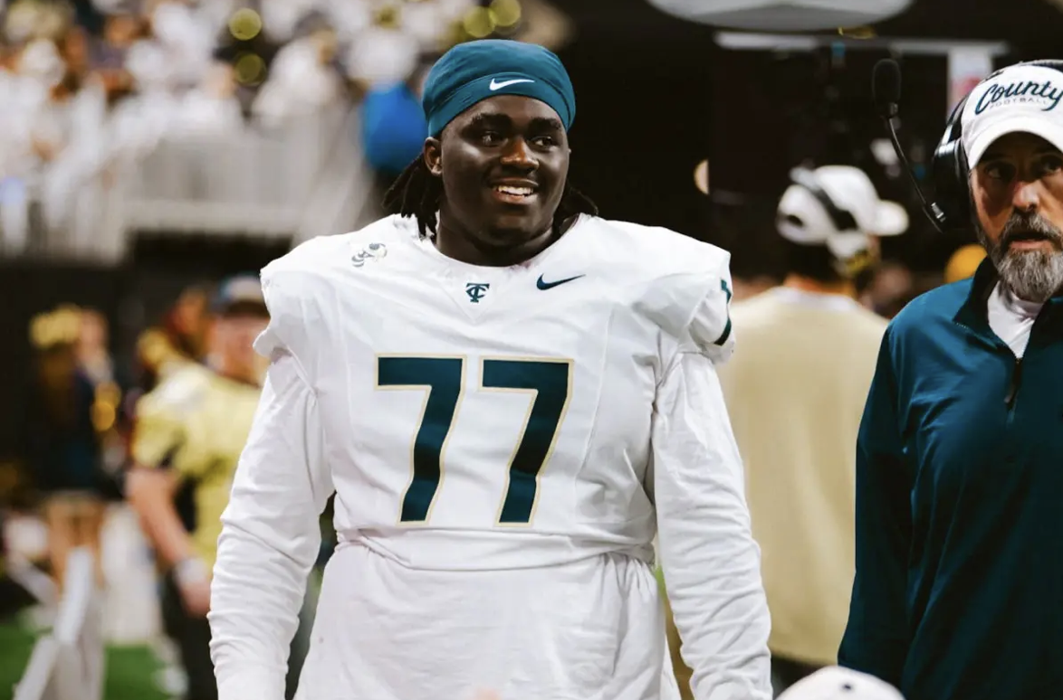 College football prospect dead at 17 after single-vehicle car crash in ...